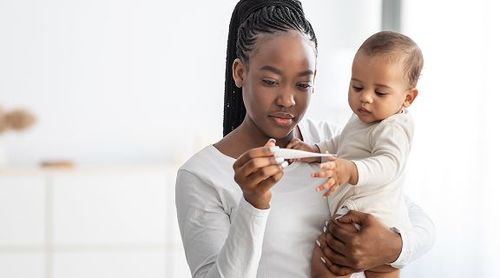 Febre em bebê: quais são as causas? | Rede Américas